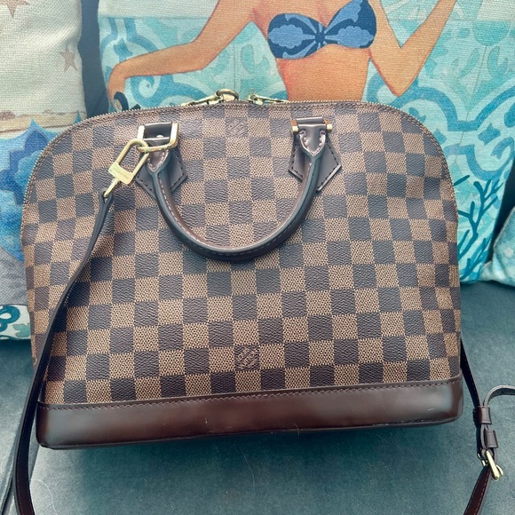 Louis Vuitton | Bags | Authentic Louis Vuitton Alma Handbag Damier ...
